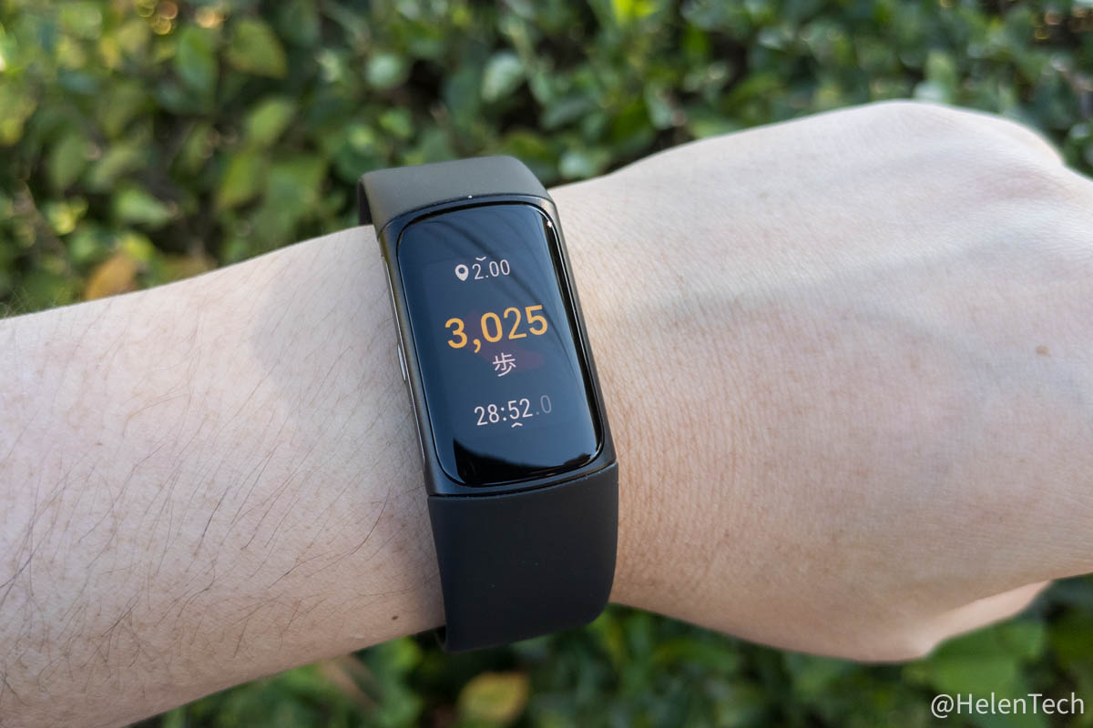 ｢Fitbit Charge 6｣を実機レビュー。使い勝手は前モデルとほとんど変わらない | HelenTech