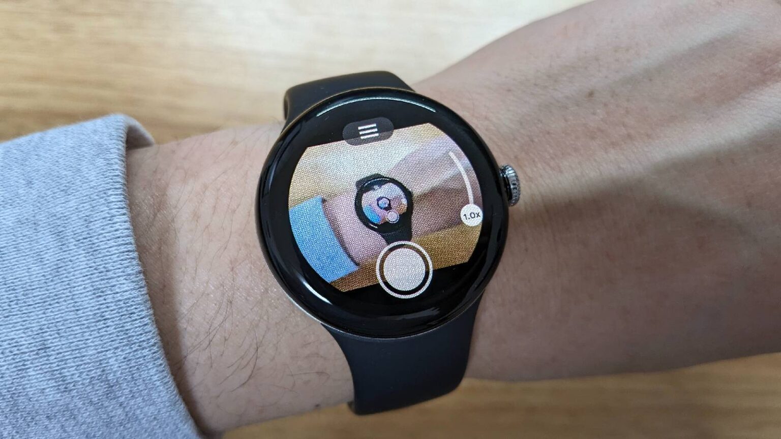 Pixel Watch のカメラアプリから Pixel カメラの撮影モード切り替えが可能に | HelenTech